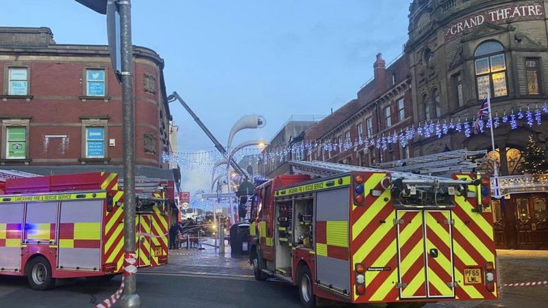 Blackpool fire crews tackle blaze near Promenade - BBC News