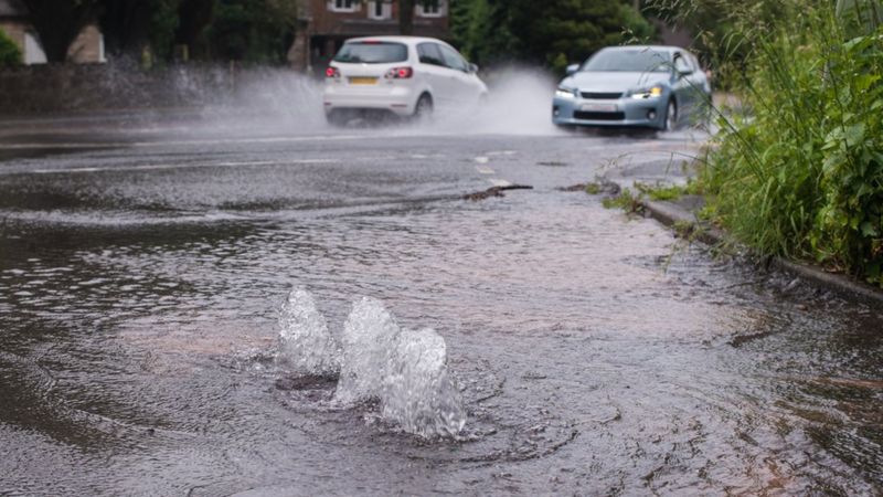 England's future water supplies at 'serious risk' - BBC News