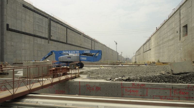 Panama Canal expansion prompts safety concerns - BBC News