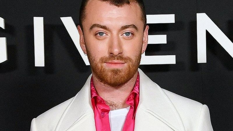 Sam Smith changes pronouns to they/them - BBC News