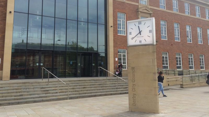 Council pauses plans to offload Derby community libraries - BBC News