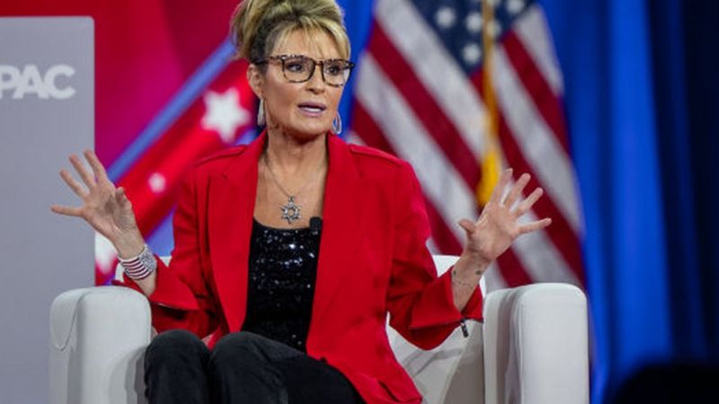 Sarah Palin defeated by Mary Peltola in Alaska comeback bid - BBC News