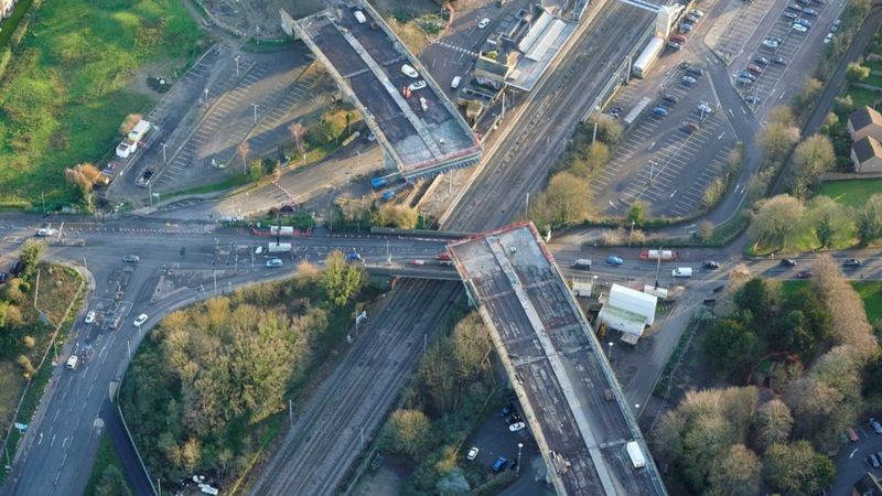 Businesses welcome final A14 upgrade completion at Huntingdon - BBC News