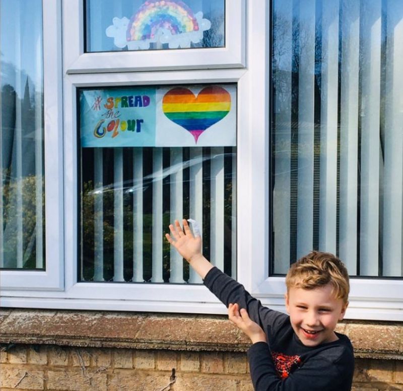 Coronavirus: Rainbow pictures springing up across the country - BBC News