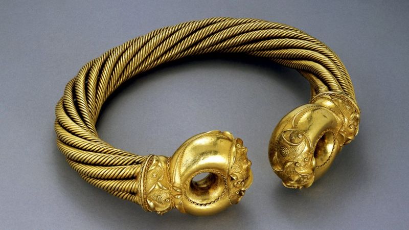 How art treasures reveal the story of the Celts - BBC News
