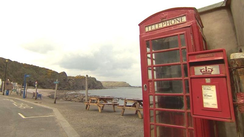 Local Hero phone box in Pennan to be kept in service - BBC News