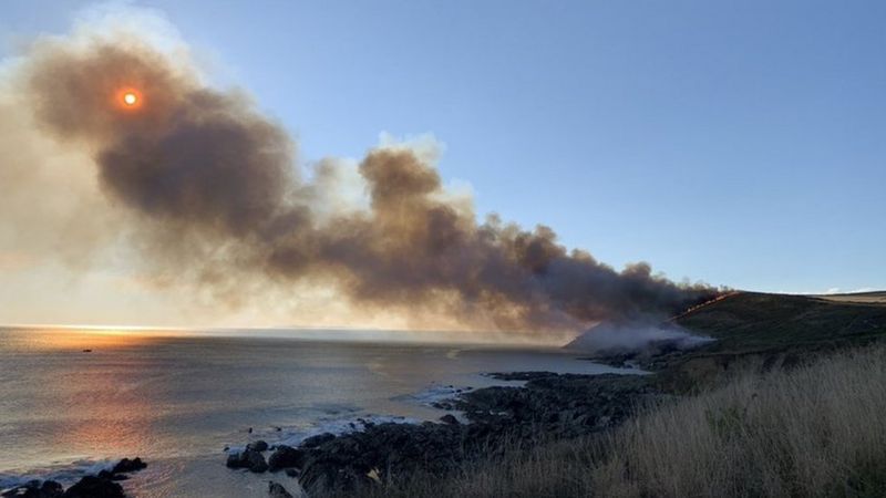 Baggy Point fire Devon tackled by fire brigade - BBC News