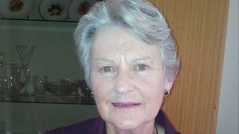 Missing Australian fisherman's body found in crocodile - BBC News