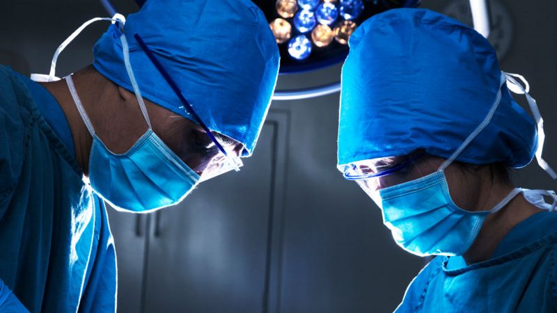 'Thousands' hit by late-cancelled operations - BBC News