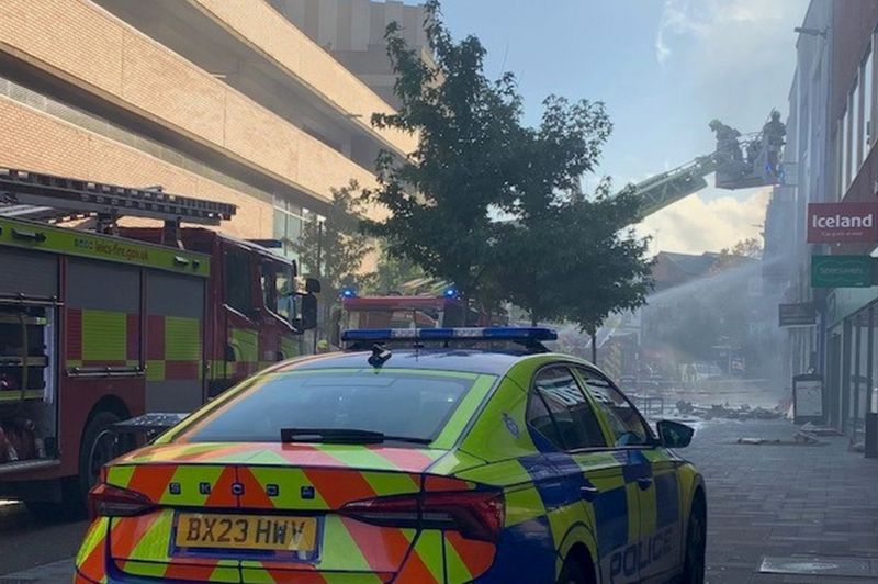 Belgrave Gate fire: Collapse fears over Leicester blaze building - BBC News