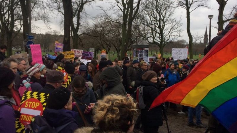 Fresh Scottish protest held against Donald Trump - BBC News
