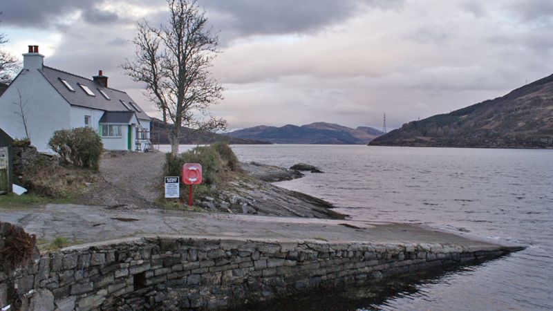 First electricity from tidal power scheme in Scotland - BBC News
