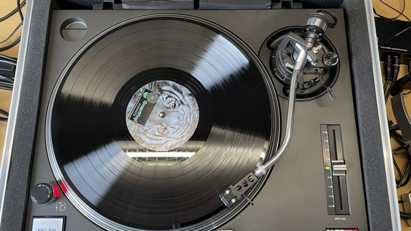 Is there a green solution to the vinyl record backlog? - BBC News