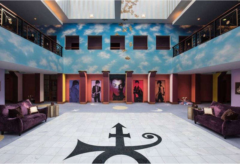 Prince's music is coming to streaming services this Sunday - BBC News