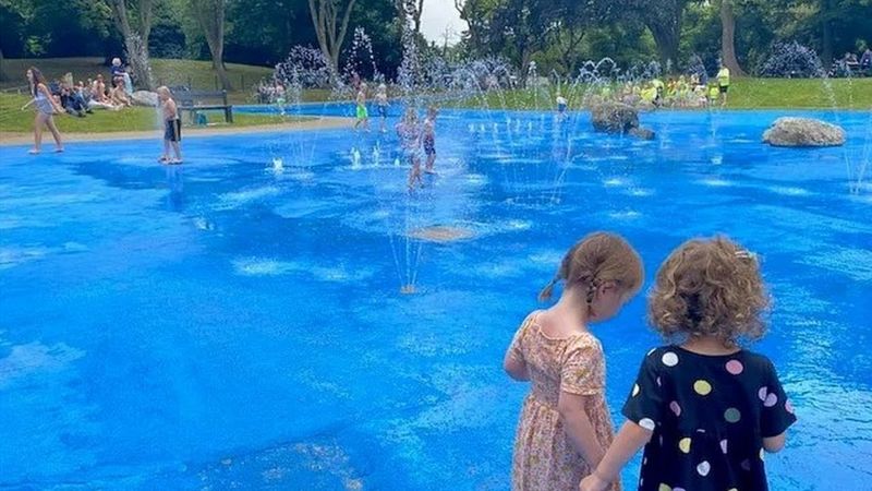 Hull East Park Splash Pad reopens after eight-year gap - BBC News