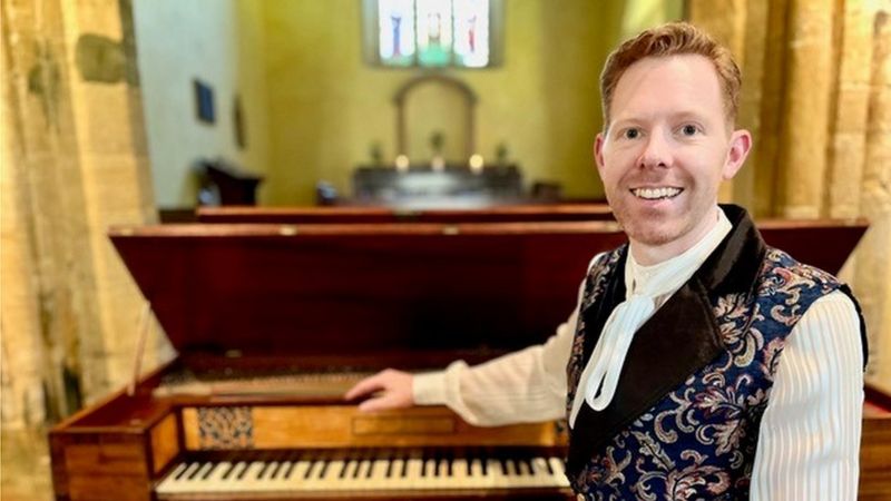 Somerset Pianist records album on historic square piano - BBC News