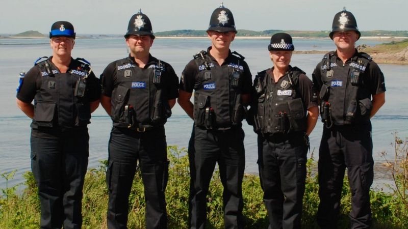 The Isles of Scilly police sergeant who found global fame - BBC News