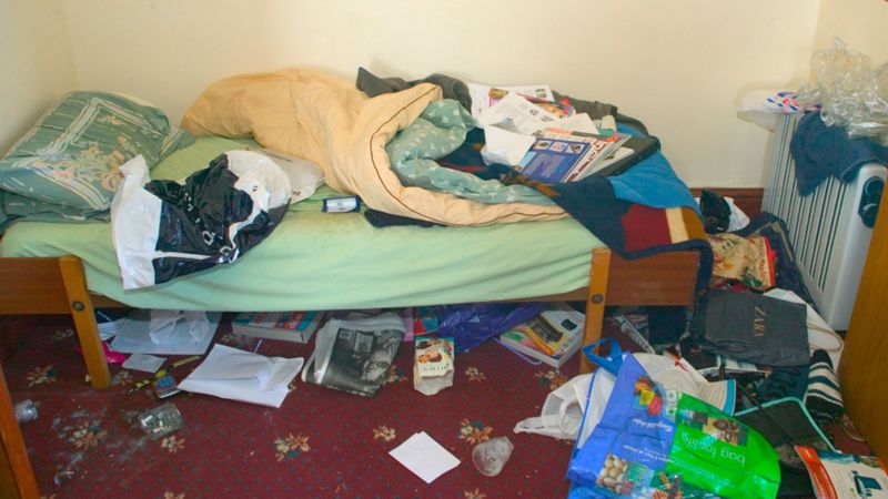 What can a submariner teach you about living in cramped spaces? - BBC News