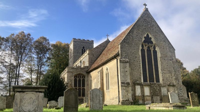 Gazeley church campaign to save medieval carved ceiling - BBC News