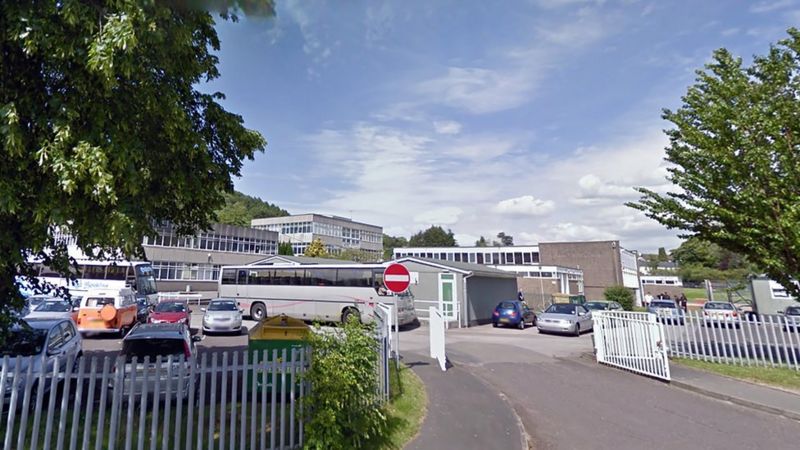 Muslim teacher Juhel Miah denied entry to US 'not given reason' - BBC News