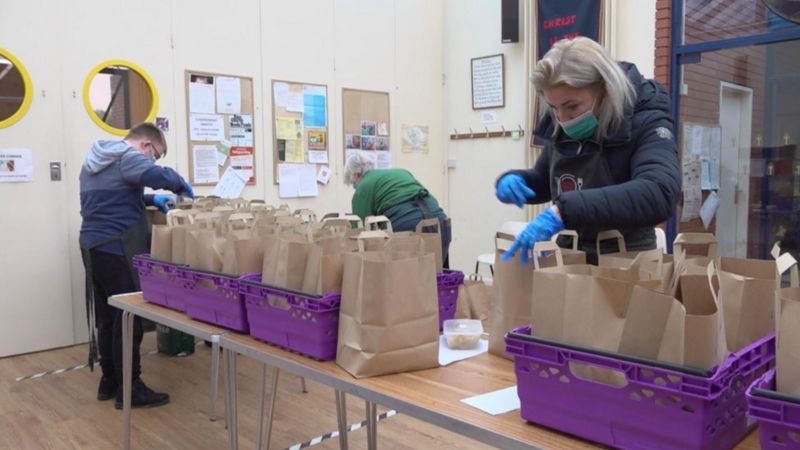Newtown: Food saved from landfill feeds 465 people - BBC News