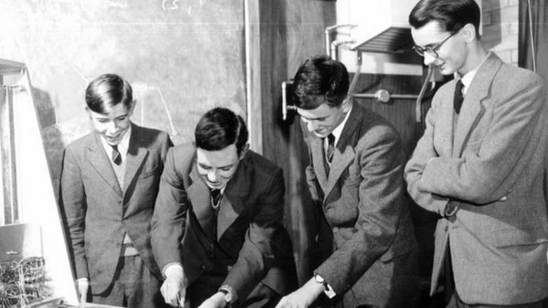 Dick Tahta, el maestro que inspiró a Stephen Hawking y le “abrió los ...
