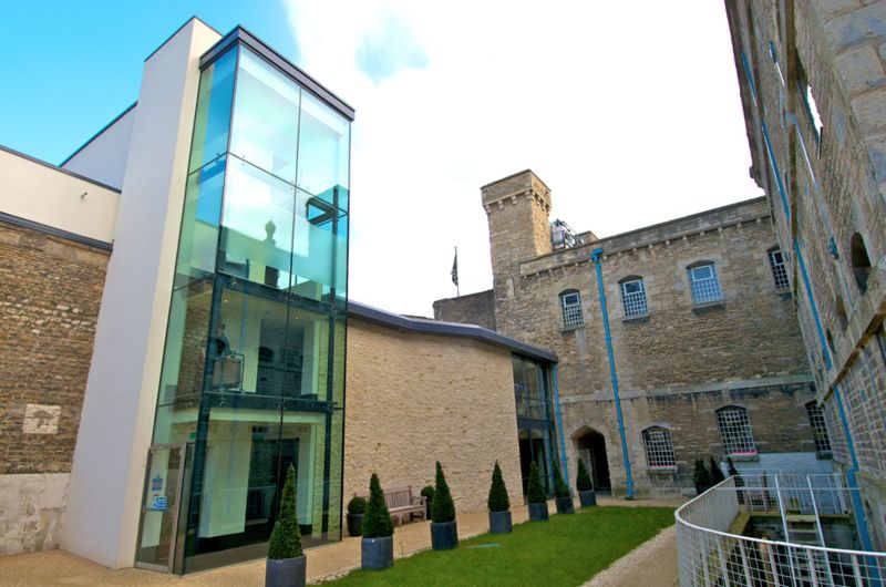 What is it like to have a prison in your town? - BBC News