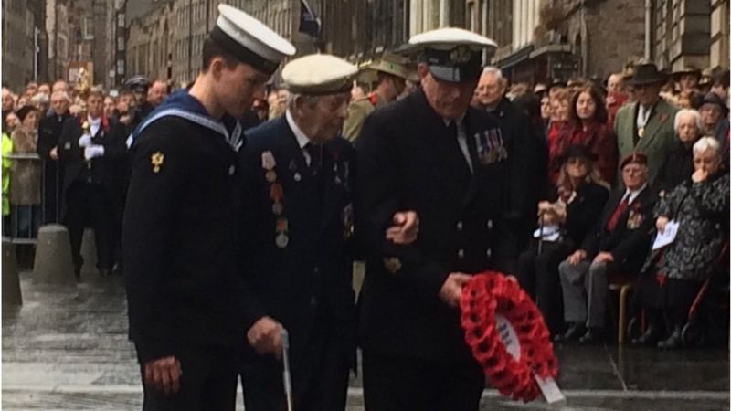 Scotland marks Remembrance Sunday - BBC News