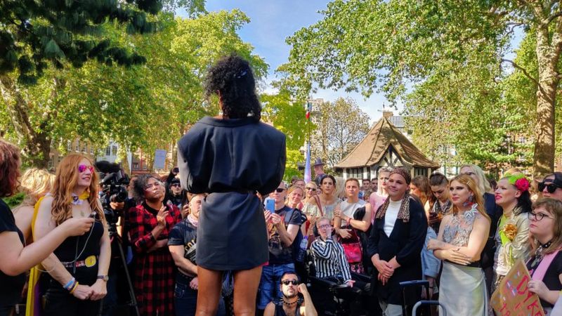 London's first Trans Pride support 'overwhelming' - BBC News