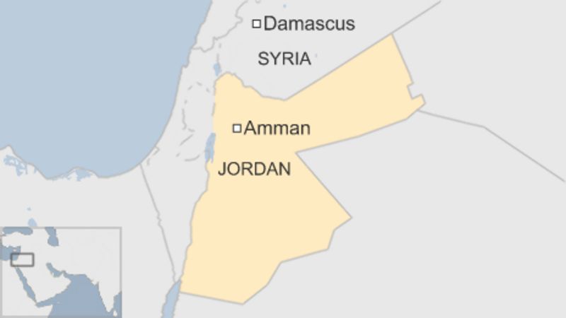 Jordan border guards shoot dead 'smugglers' from Syria - BBC News