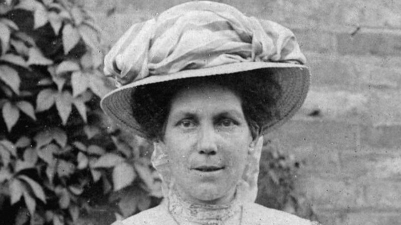 Alice Hawkins: Plaque unveiled for Leicester suffragette - BBC News