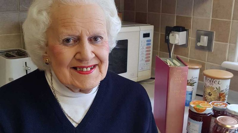 Queen Elizabeth's jubilee: Chef recalls coronation chicken origins ...