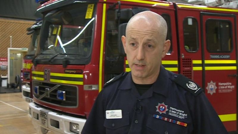 Hampshire fire service warnings over alternative heating methods - BBC News