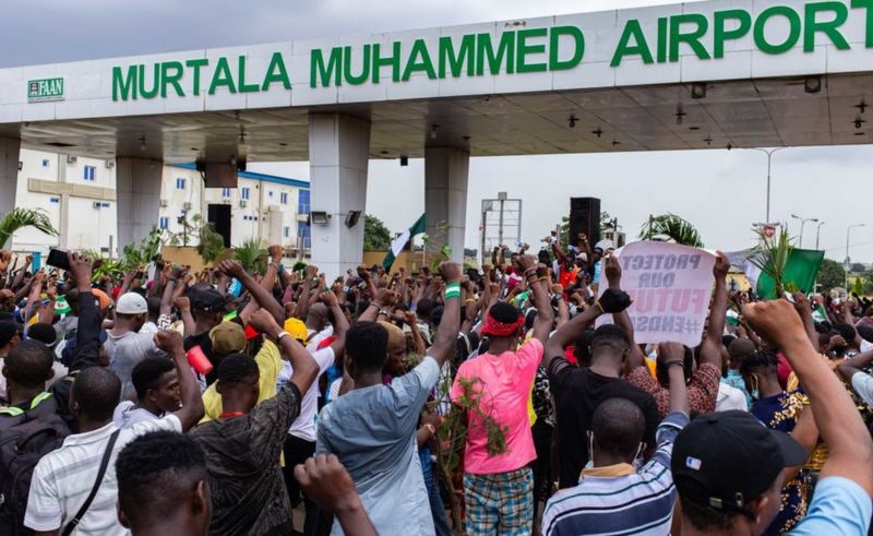 Nigeria protests: Millions placed under curfew as violence spreads ...