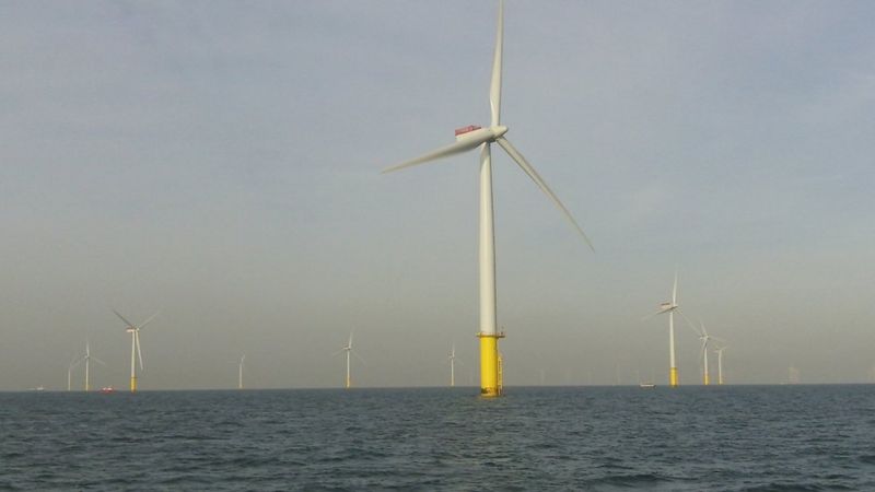 Walney wind farm: Seabed survey ahead of expansion - BBC News