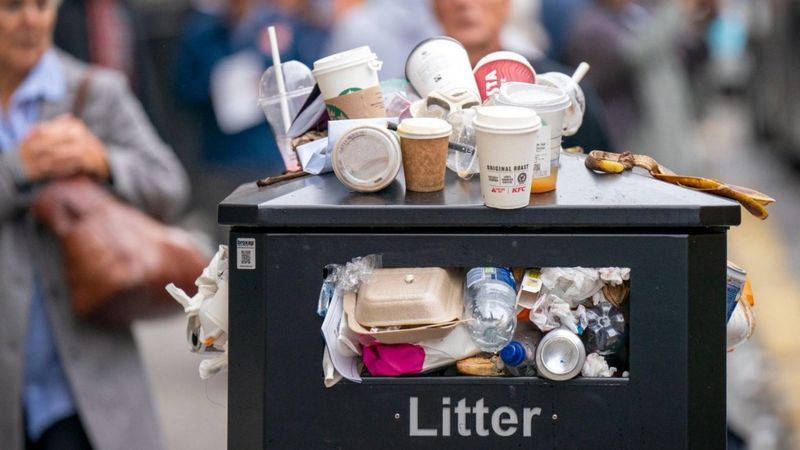 Drivers and fly-tippers face new litter penalties in Scotland - BBC News