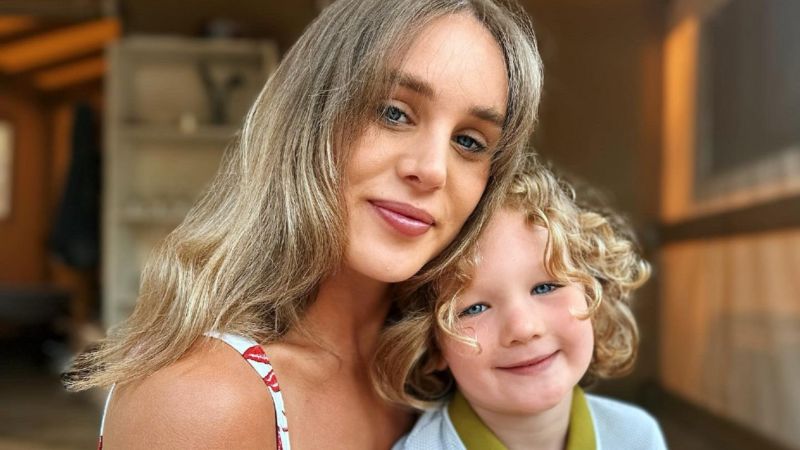 Welsh hills helped Alone survival contestant Naomi - BBC News