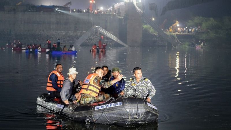 India bridge collapse: At least 26 killed at construction site - BBC News