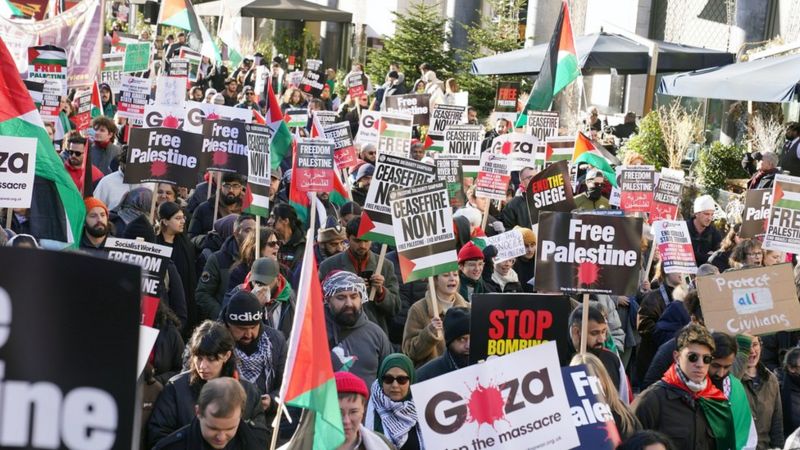 Gaza protest: Tens of thousands march in London calling for ceasefire ...