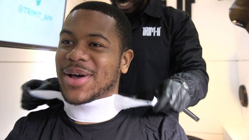 Mobile barbering: 'It's like Uber, but for haircuts' - BBC News