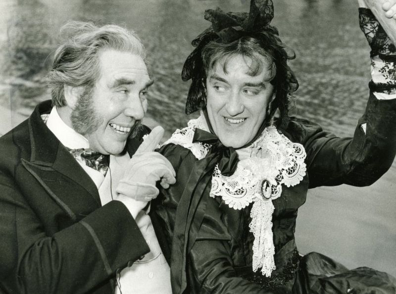 Bernard Cribbins: A life in pictures - BBC News