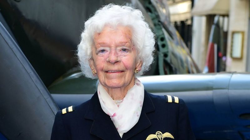 WW2 Spitfire pilot Mary Ellis dies - BBC News