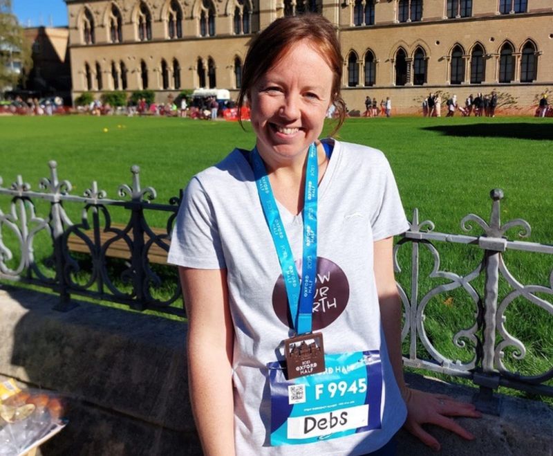 Oxford Half Marathon: Record numbers take part - BBC News