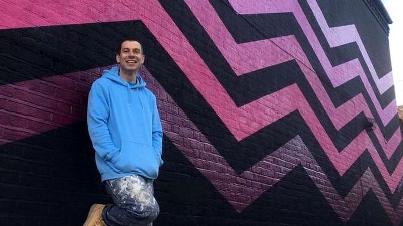 Pink Floyd fan marks milestone with Norwich murals - BBC News