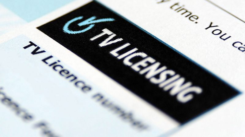 TV licences: BBC to go ahead with over-75s licence fee changes - BBC News