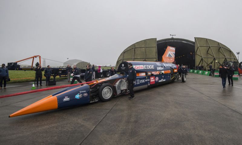 Bloodhound supersonic car carries out first public runs - BBC News