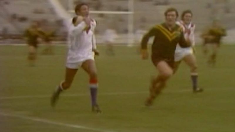 Clive Sullivan Rugby League World Cup ball tribute - BBC News