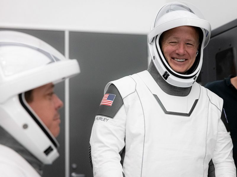 Nasa SpaceX crew mission cleared to launch - BBC News