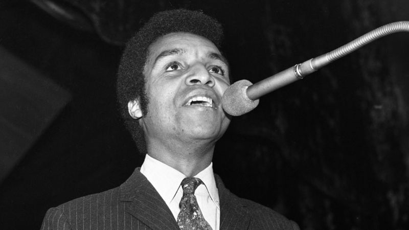 Kenny Lynch, British singer and entertainer, dies at 81 - BBC News