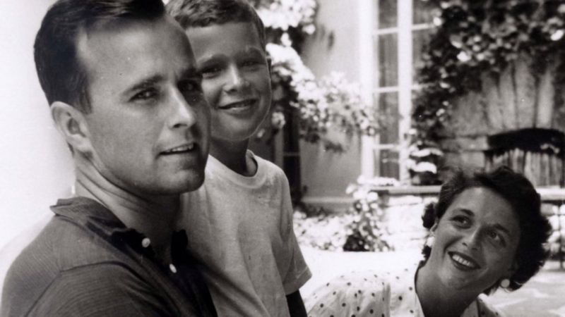 Barbara Bush: A life in pictures - BBC News